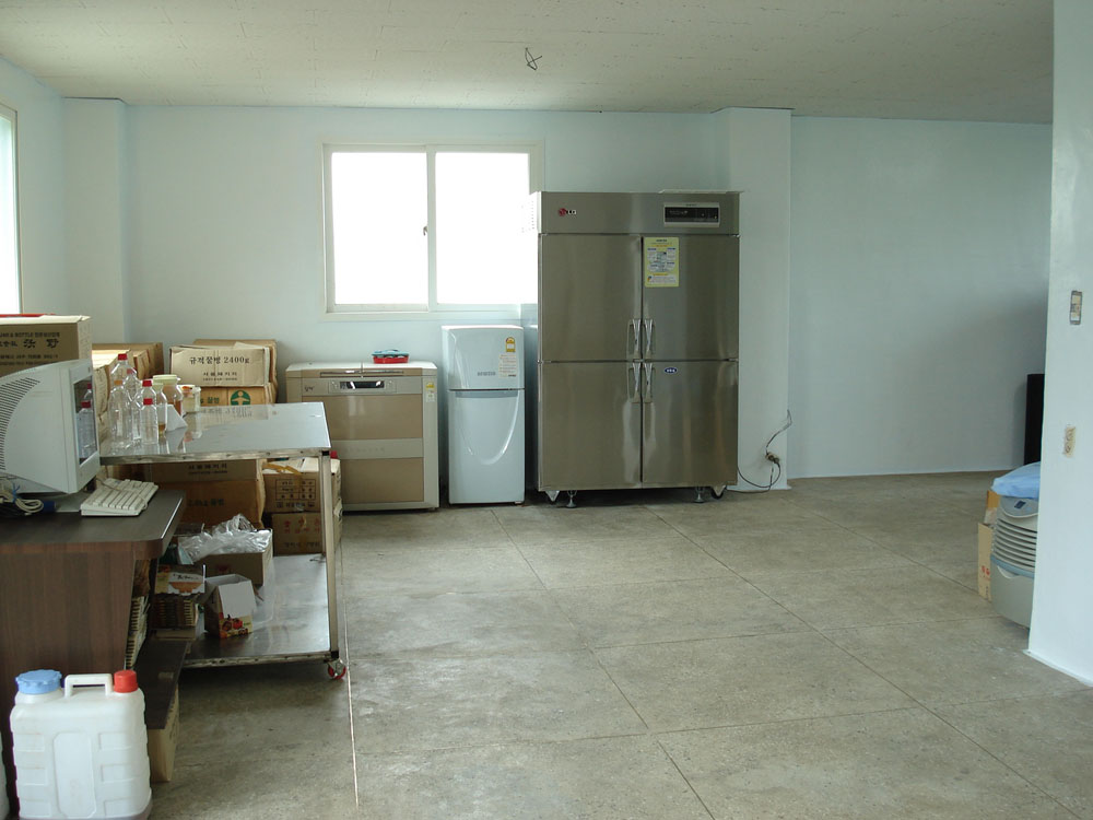 깨끗한 꿀벌집 만들기 1 > 사진게시판 | 두승산밑꿀벌집